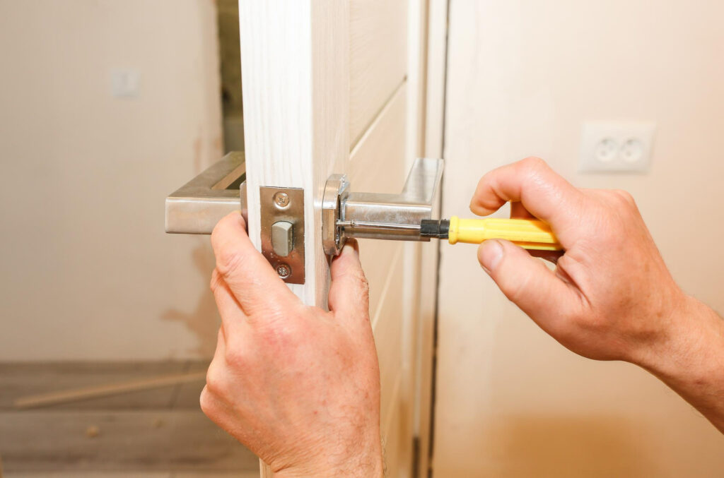 The Door Lock Installation And 6 Amateur Mistakes To Avoid